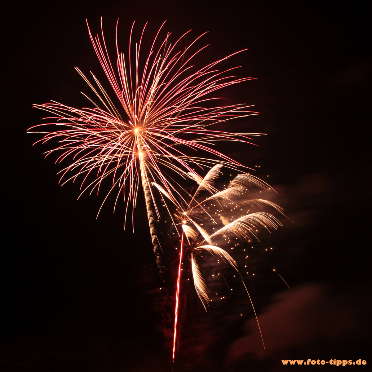 Feuerwerk - Feuerwerk rot Foto & Bild | nacht, feuerwerk, schützenfest ... Feuerwerk - Feuerwerk rot Foto & Bild | nacht, feuerwerk, schützenfest ...